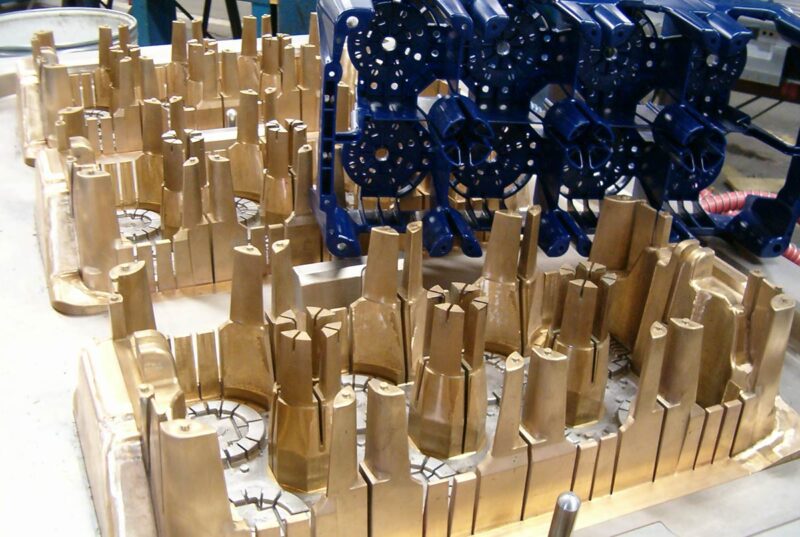 Colonial Machine Injection Molding Tool Design and Manufacturing